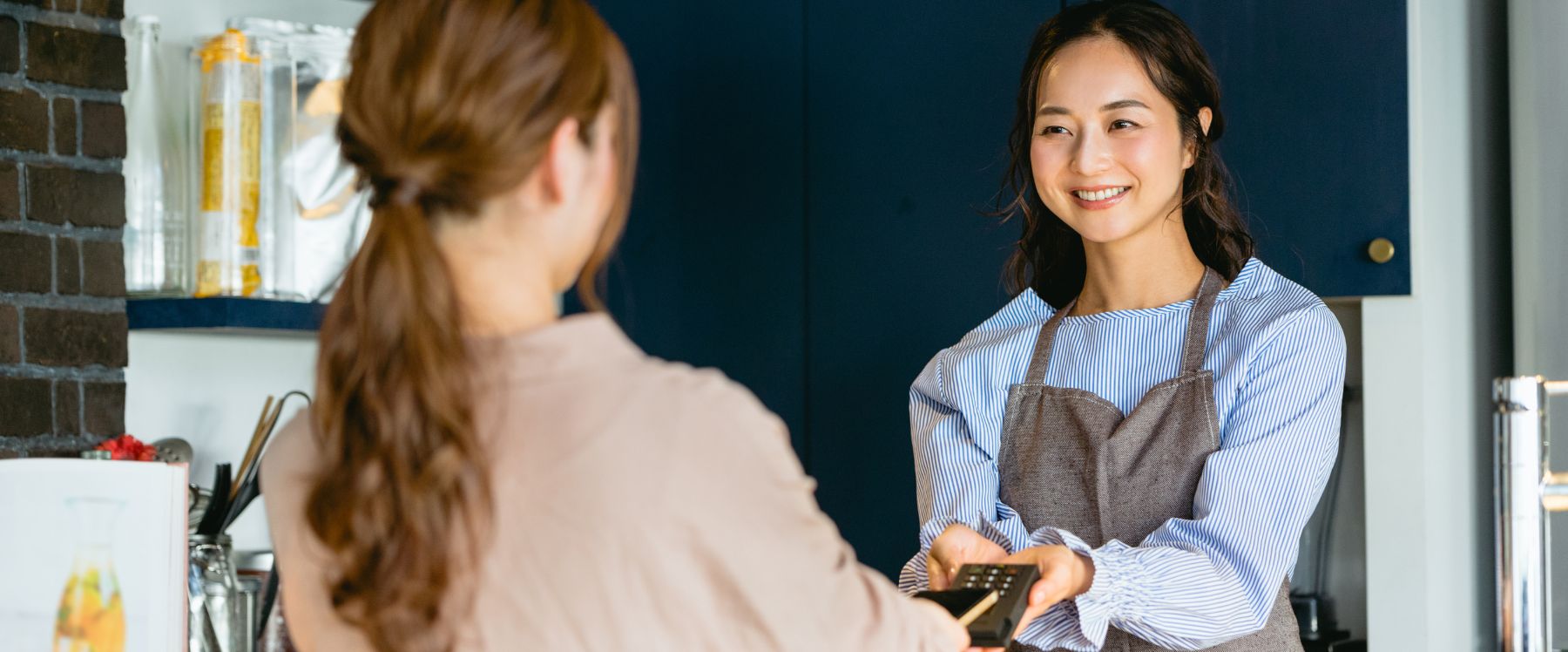 ID-POSとは？POSデータの違いや実際のマーケティングに活かす方法を紹介｜お役立ち情報